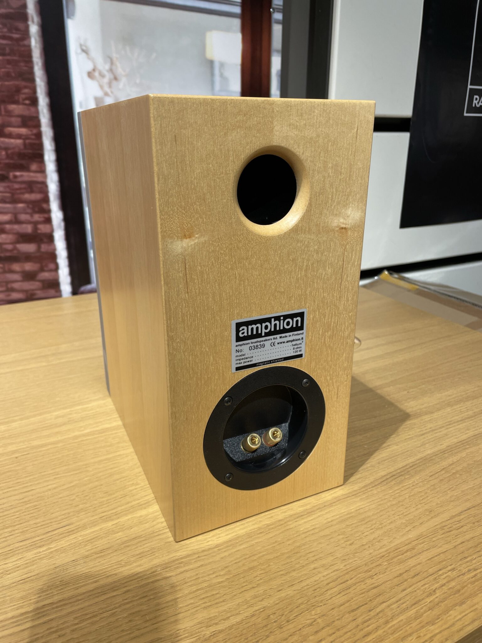 Amphion Helium 2 -kaiutin 1kpl, käytetty / Tampere - Hifioutlet